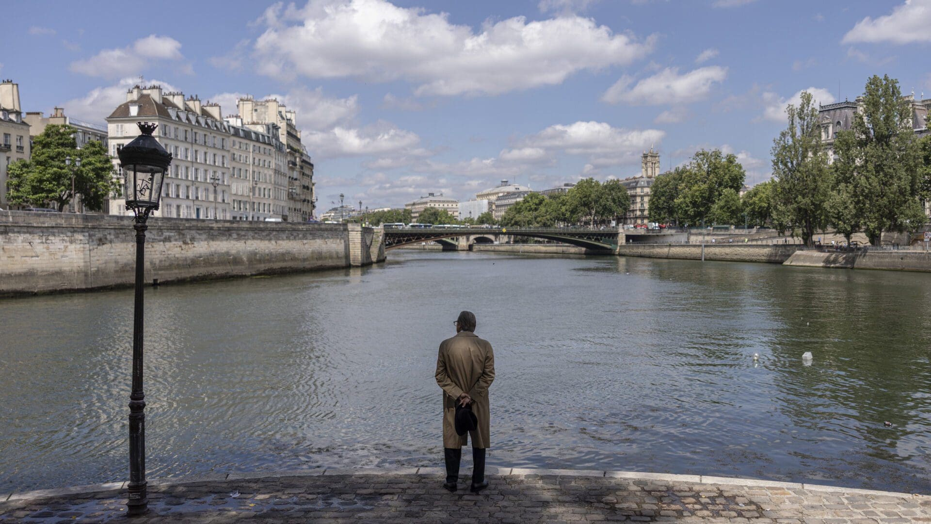 Disney+ anuncia el reparto que acompañará a Alberto San Juan en ...